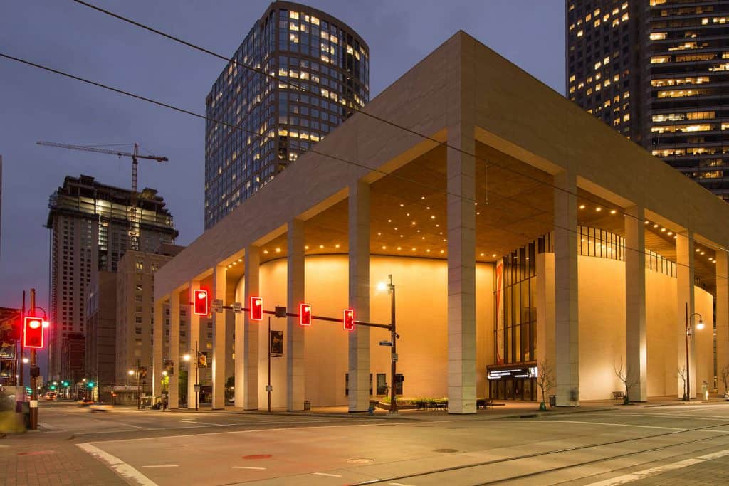 Lifestyle Amenities in Houston | Explore Market Square Tower