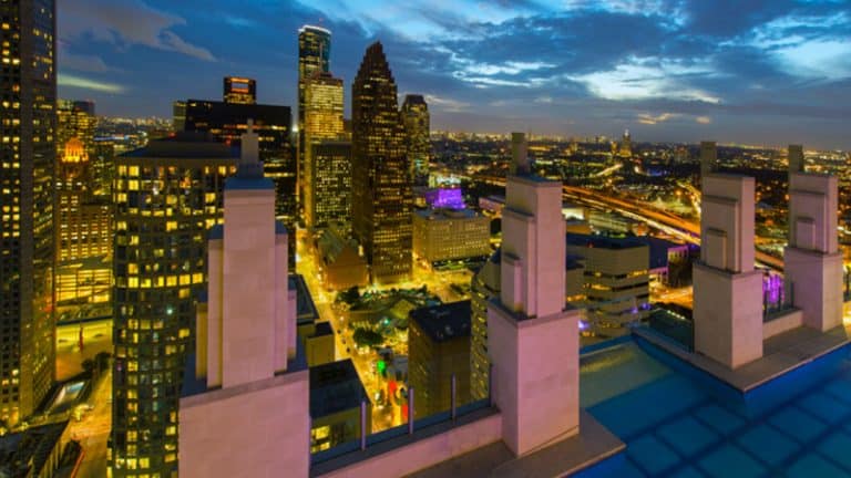Luxury High-Rise Apartments in Houston | Market Square Tower