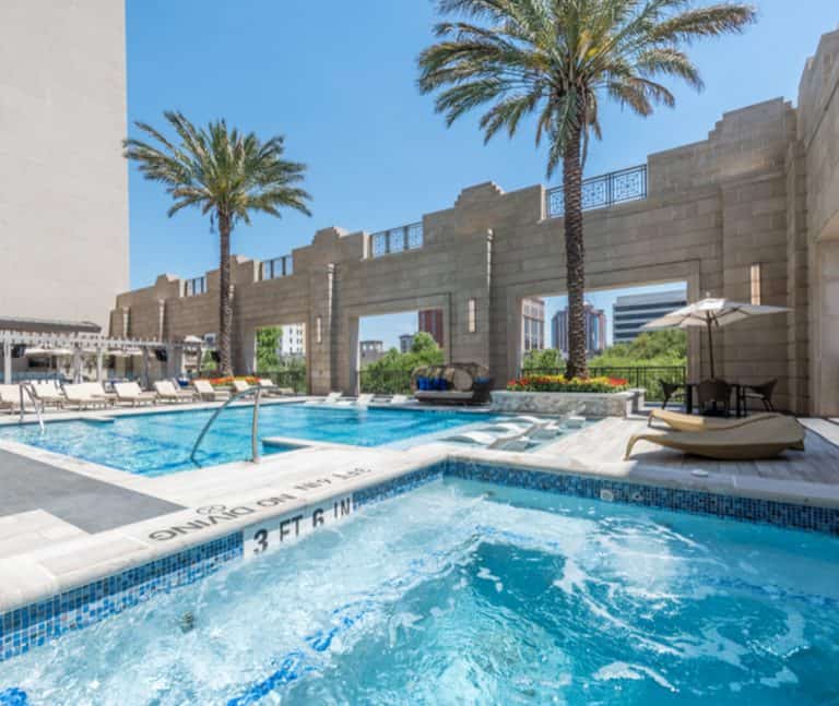 Luxury High-Rise Apartments in Houston | Market Square Tower