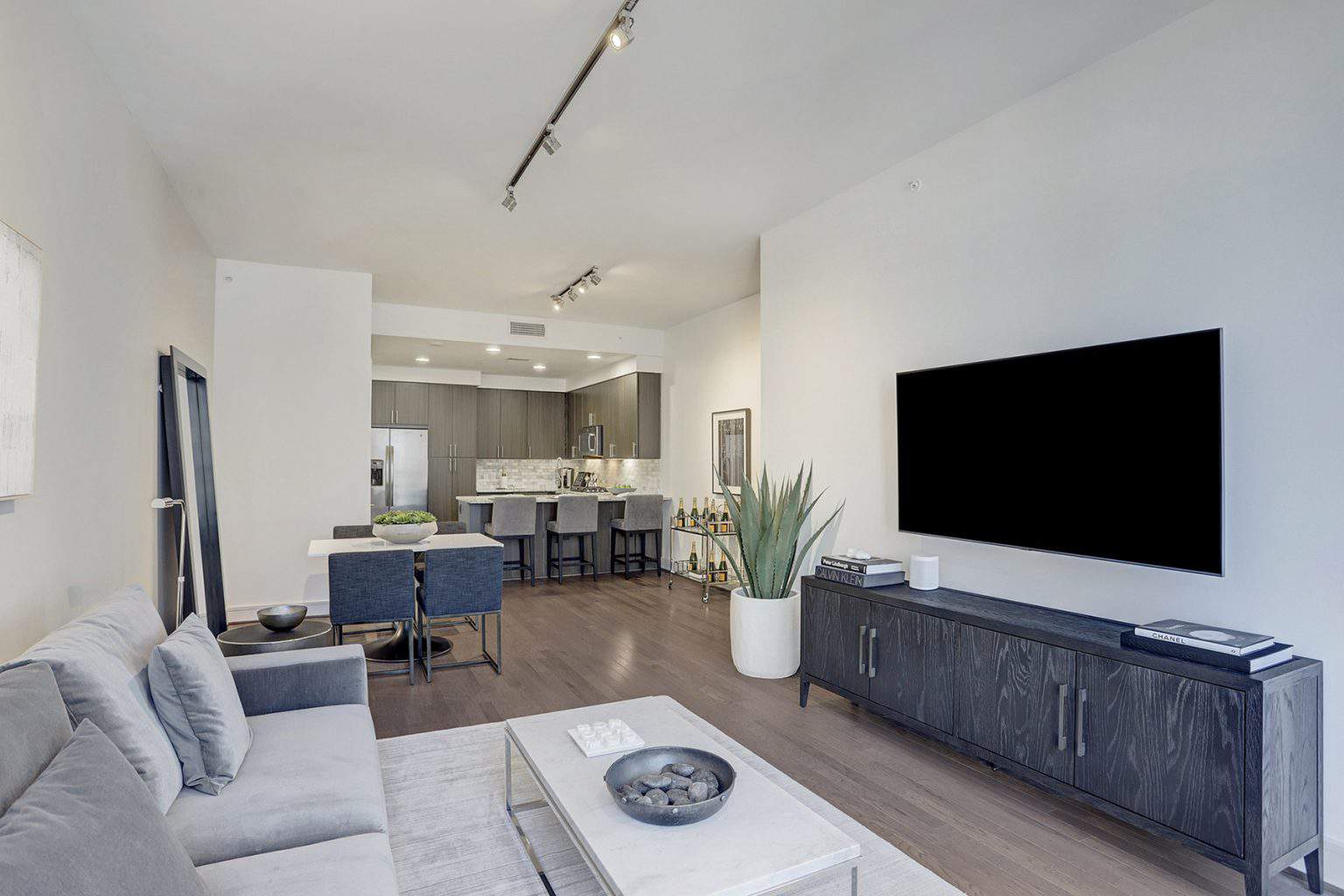 Houston High-Rise Apts | Premier Collection | Market Square Tower