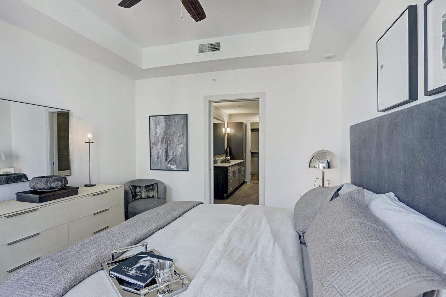 Houston High-Rise Apts | Premier Collection | Market Square Tower