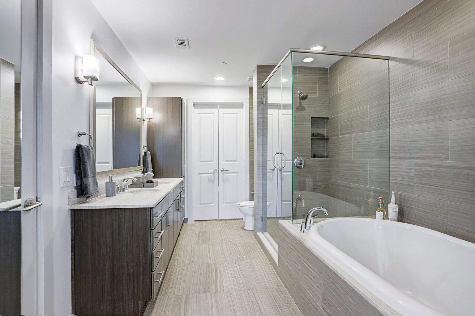 Houston High-Rise Apts | Premier Collection | Market Square Tower